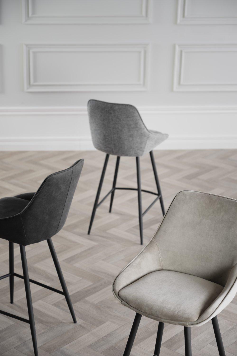 ROWICO Sierra barstol, m. ryglæn og fodstøtte, beige | Køb nu